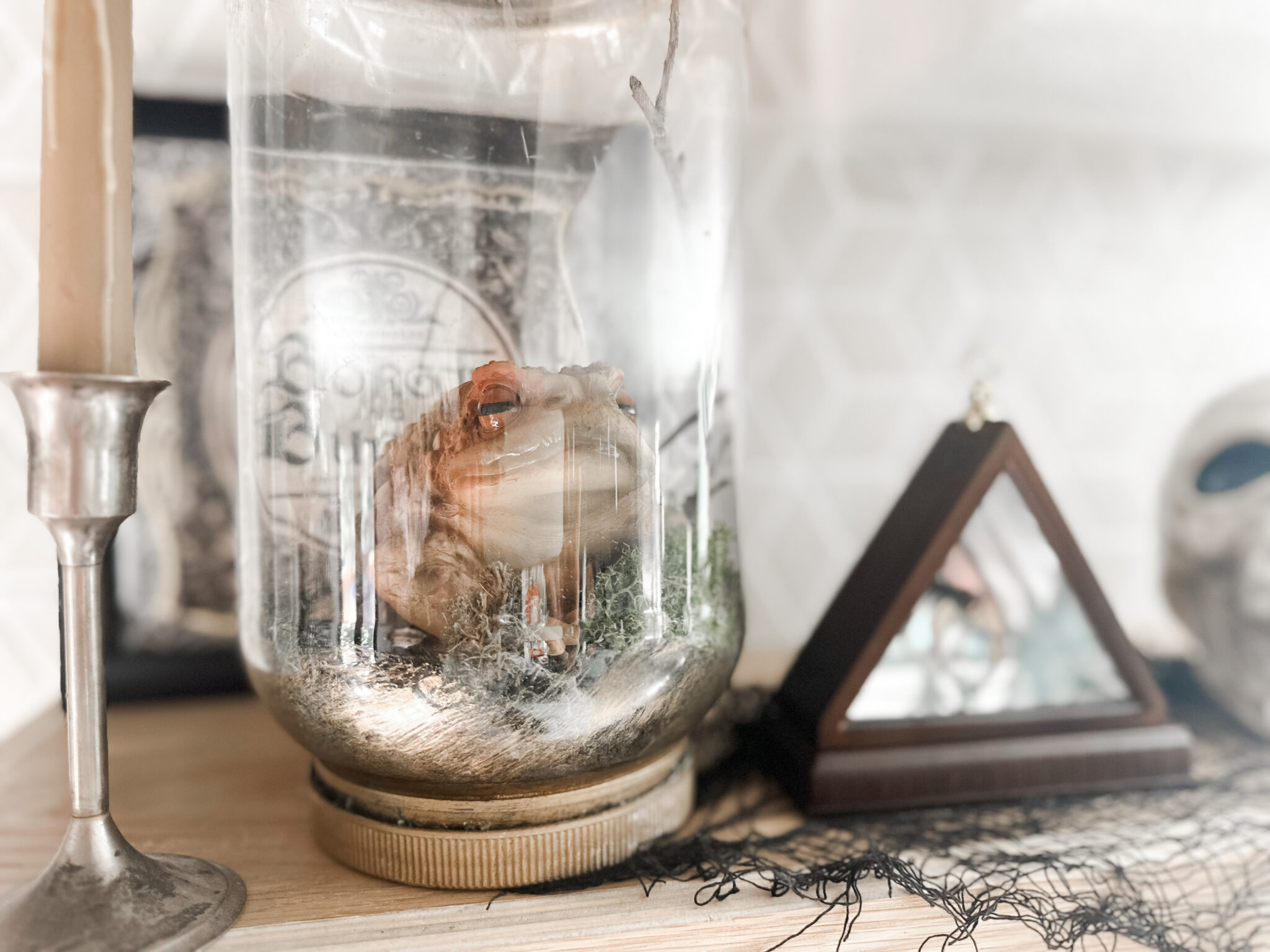 How To Create a Spook-Tacular Halloween Cloche - The Flip Hubb